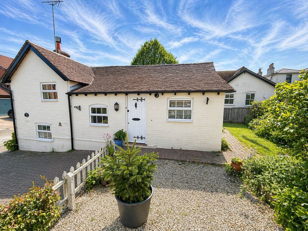 Marcus Grimes - Cuckfield - Estate agent - Properties and houses for sale